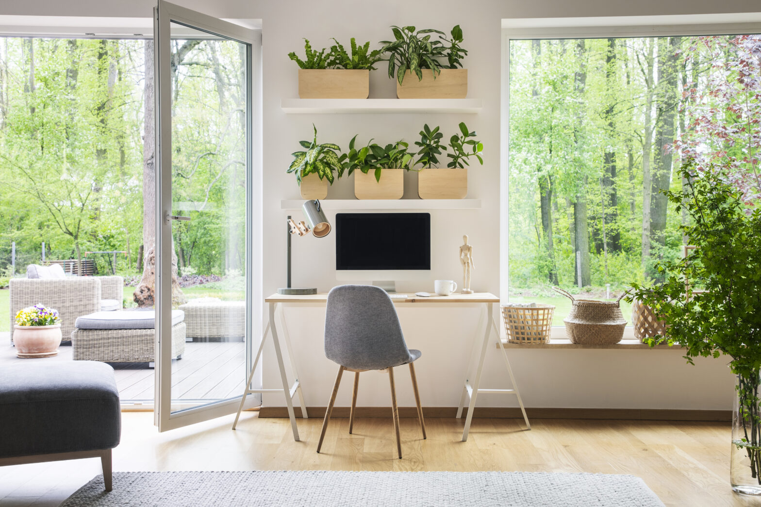 Popular Home Office Design Trends in 2024
