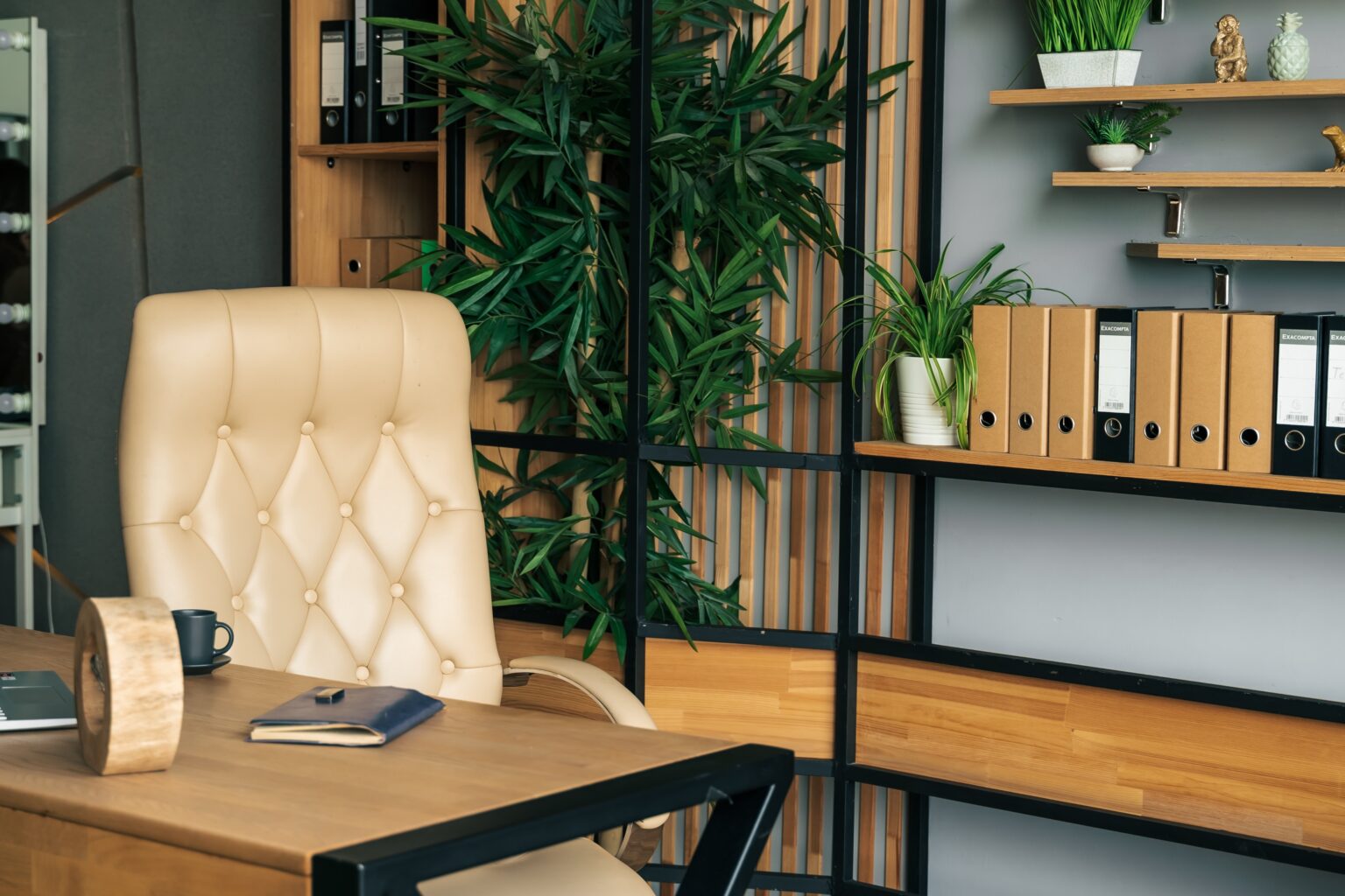 Popular Home Office Design Trends in 2024